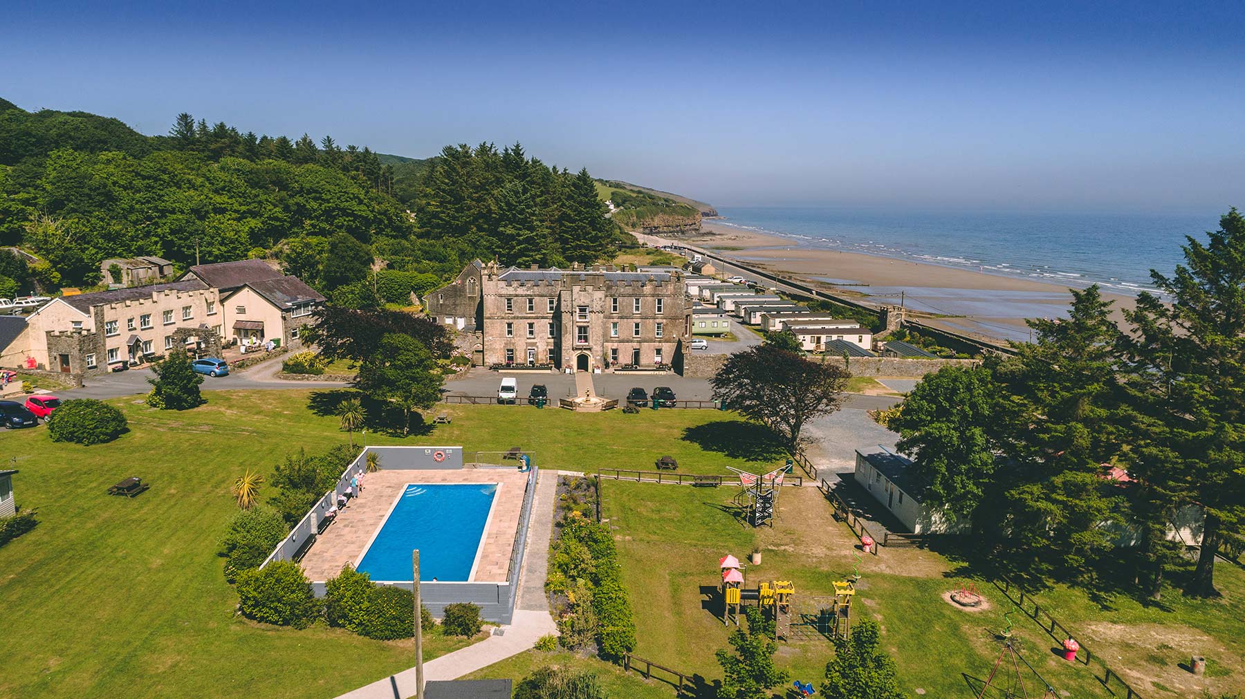 Best Beaches In Pembrokeshire - Our Guide | Amroth Castle