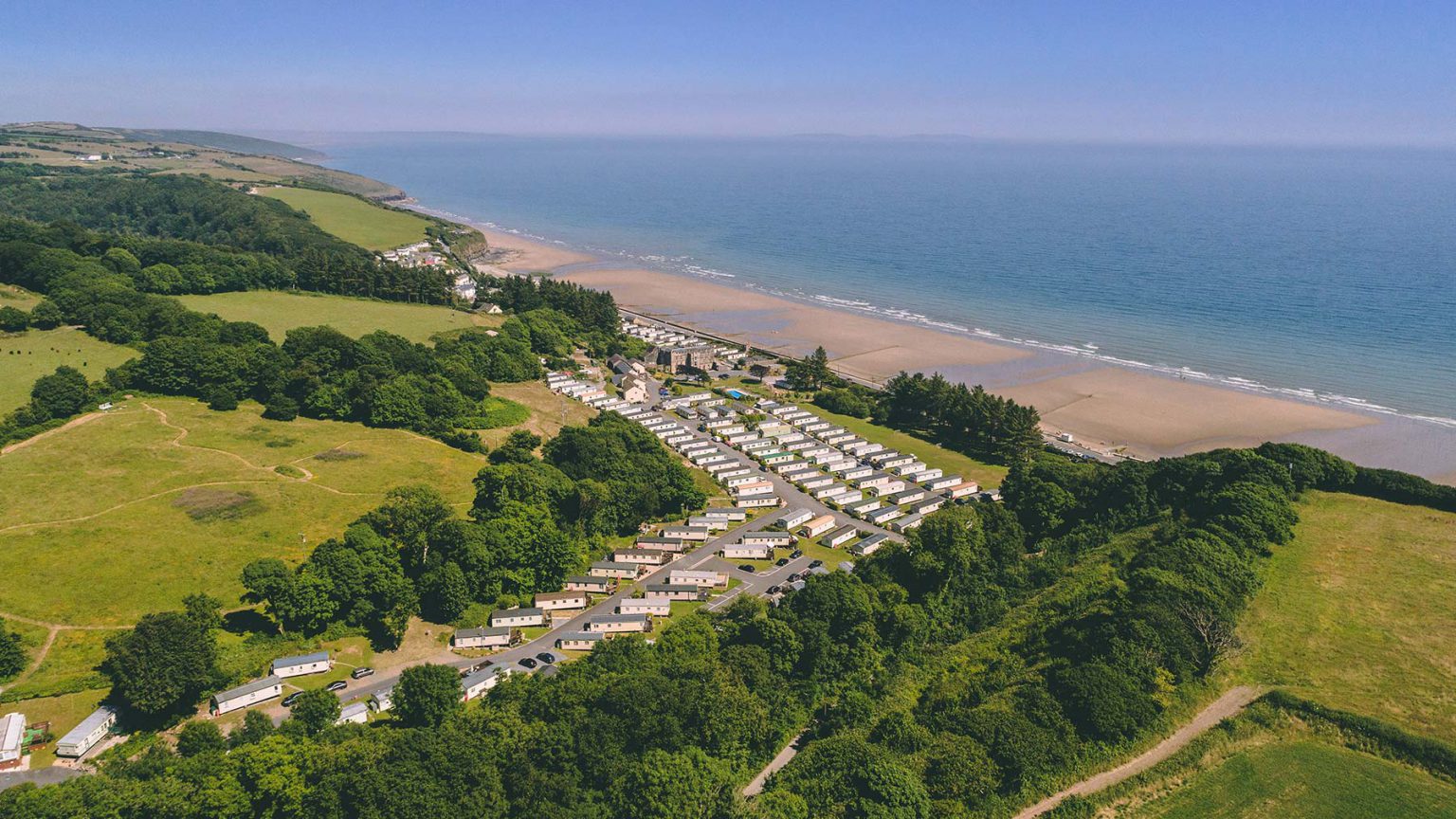 Best Beaches In Pembrokeshire - Our Guide | Amroth Castle